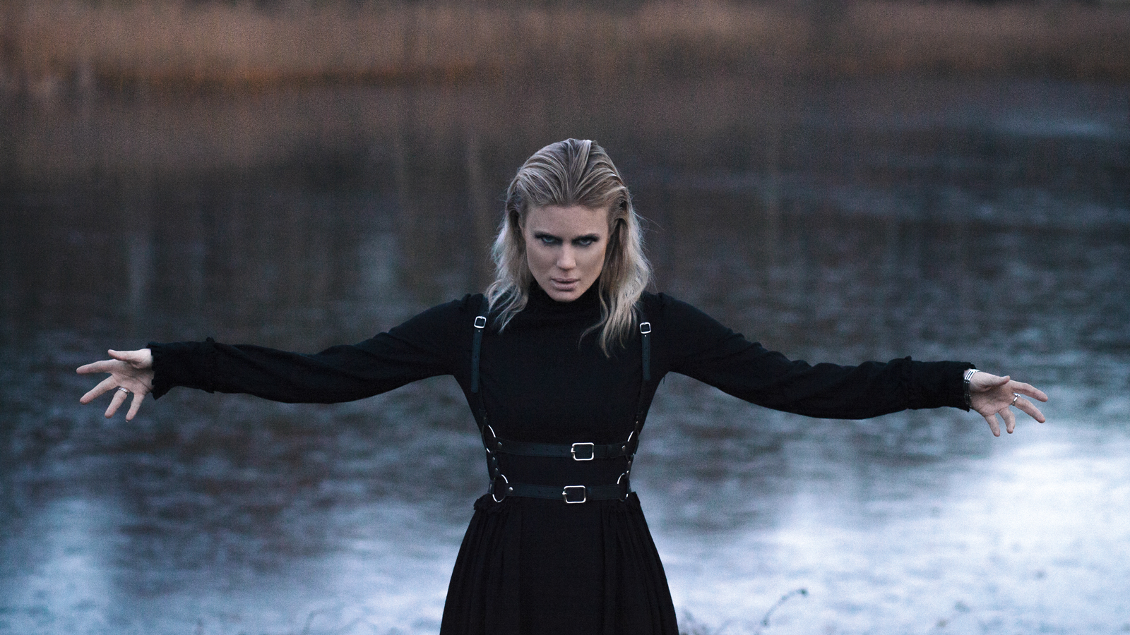 Myrkur: online il video della nuova 'Leaves of Yggdrasil' - truemetal.it