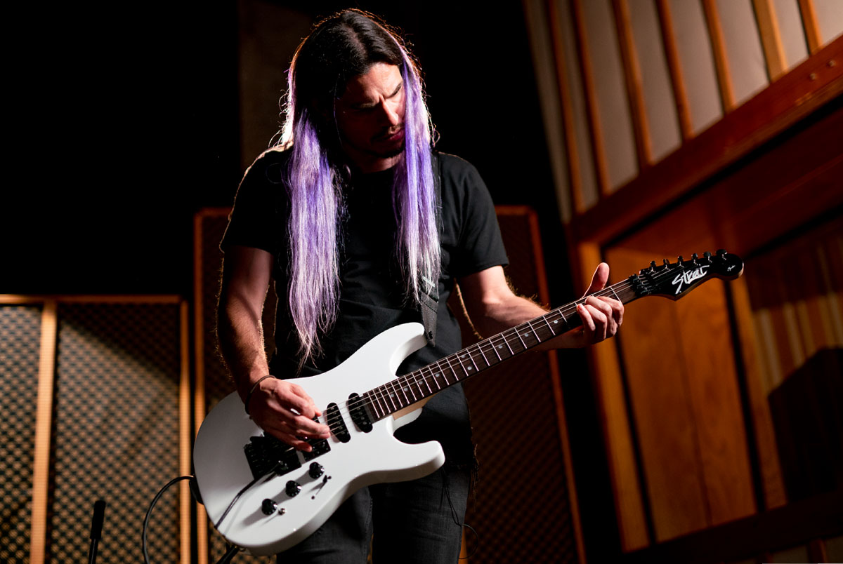 Fender Guitars: nuovo video sulla tecnica del downpicking spiegata da ...