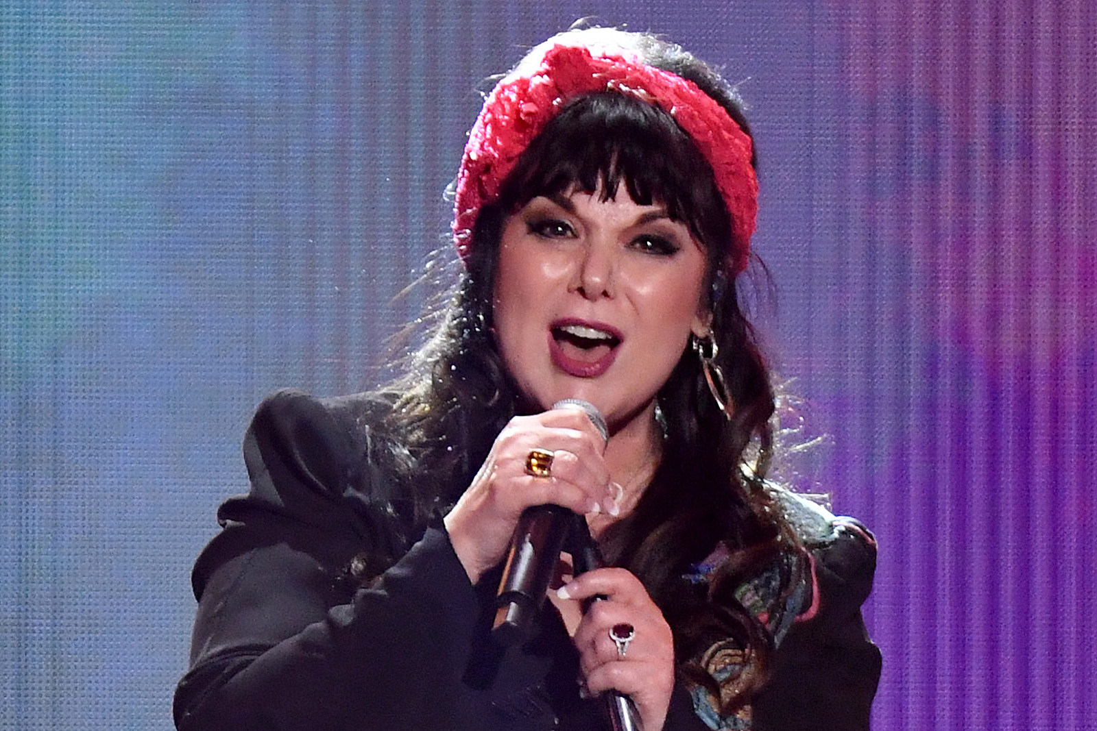 Ann Wilson (Heart): il video della cover di 'Rooster' degli Alice In ...