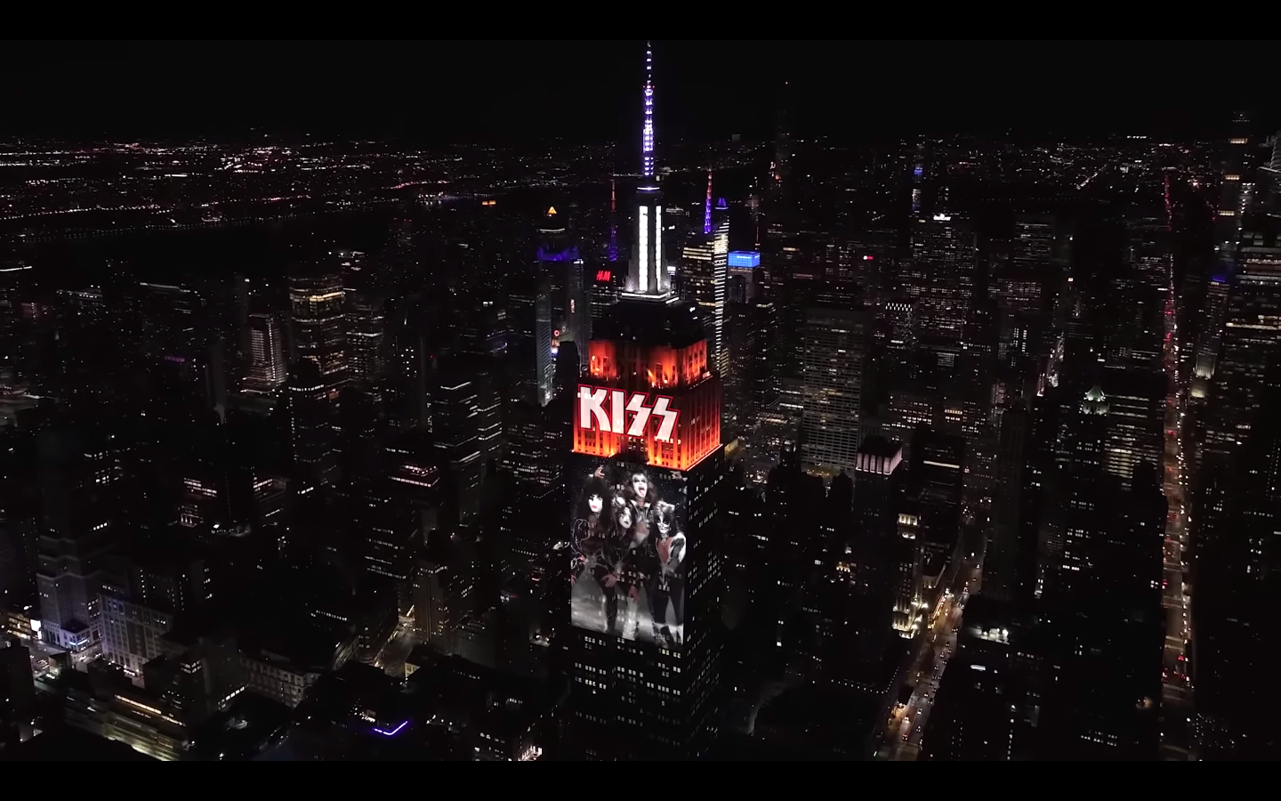 Kiss: si accende l'Empire State Building per l'ultimo show della band ...