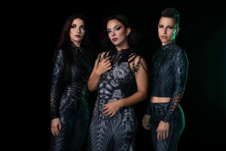 Are You Experienced? Hand of Juno (tutta la band) - truemetal.it