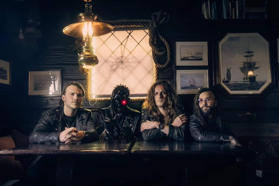 Reach: collaborano con la band dark synthwave Priest nel remix di "A ...